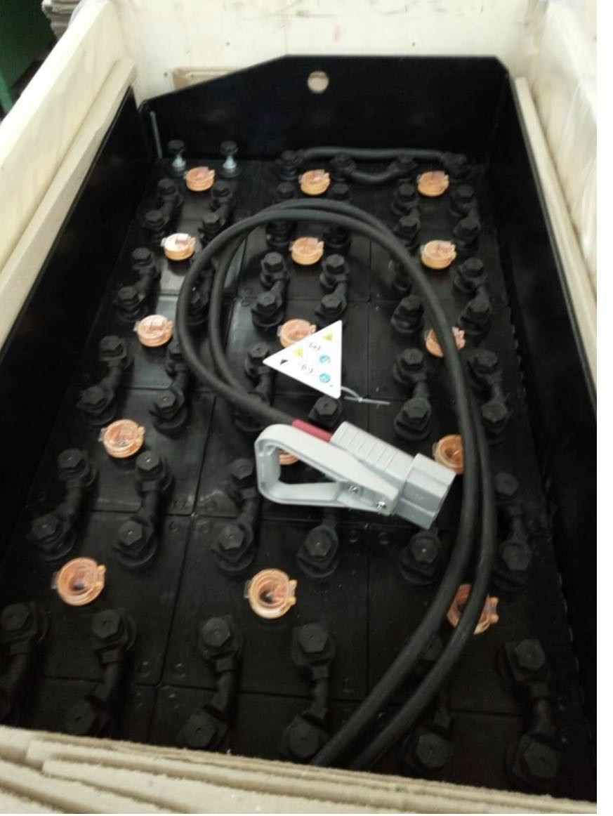 High efficiency Outlet / Outgoing Forklift Charger Cables For Battery ...